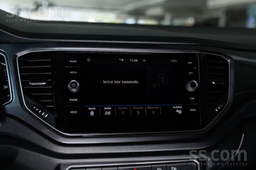 Black Volkswagen T-Roc 2019 in Riga, with an engine capacity of 1.50 L and mileage of 217 thousand km for 15490 €, photo 19 on AUTOMOTO.COM.LV