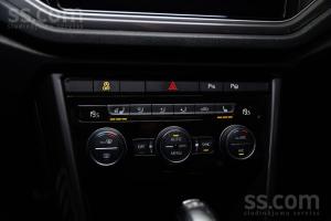 Black Volkswagen T-Roc 2019 in Riga, with an engine capacity of 1.50 L and mileage of 217 thousand km for 15490 €, photo 21 on AUTOMOTO.COM.LV