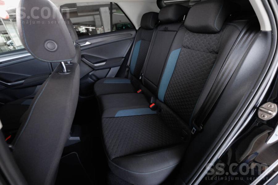 Black Volkswagen T-Roc 2019 in Riga, with an engine capacity of 1.50 L and mileage of 217 thousand km for 15490 €, photo 24 on AUTOMOTO.COM.LV