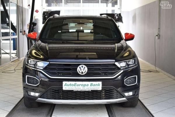 Melns Volkswagen T-Roc 2020 Kauņa, ar dzinēja tilpumu 2.00 L un nobraukumu 72 tūkst. km par 27626 €, foto 2 vietnē AUTOMOTO.COM.LV