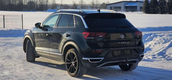Melns Volkswagen T-Roc 2020 Kauņa, ar dzinēja tilpumu 1.50 L un nobraukumu 80 tūkst. km par 17800 €, foto 4 vietnē AUTOMOTO.COM.LV