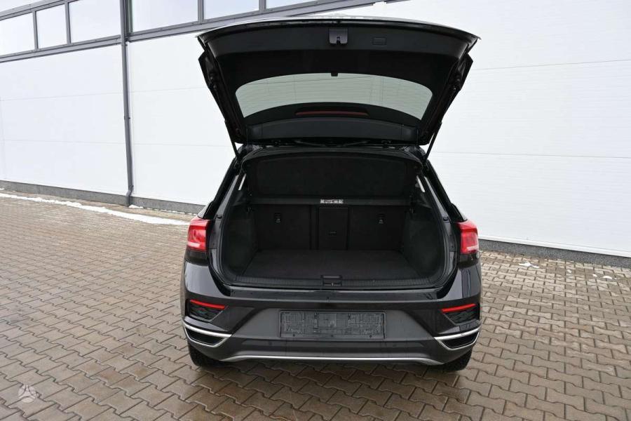 Black Volkswagen T-Roc 2020 in Kretinga, with an engine capacity of 2.00 L and mileage of 228 thousand km for 16499 €, photo 11 on AUTOMOTO.COM.LV
