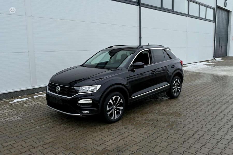 Black Volkswagen T-Roc 2020 in Kretinga, with an engine capacity of 2.00 L and mileage of 228 thousand km for 16499 €, photo 13 on AUTOMOTO.COM.LV