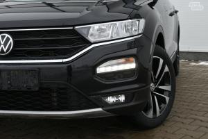 Black Volkswagen T-Roc 2020 in Kretinga, with an engine capacity of 2.00 L and mileage of 228 thousand km for 16499 €, photo 5 on AUTOMOTO.COM.LV
