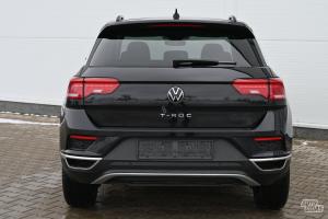 Black Volkswagen T-Roc 2020 in Kretinga, with an engine capacity of 2.00 L and mileage of 228 thousand km for 16499 €, photo 8 on AUTOMOTO.COM.LV