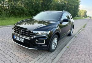 Melns Volkswagen T-Roc 2020 Ventspils, ar dzinēja tilpumu 1.50 L un nobraukumu 81 tūkst. km par 18700 €, foto 1 vietnē AUTOMOTO.COM.LV