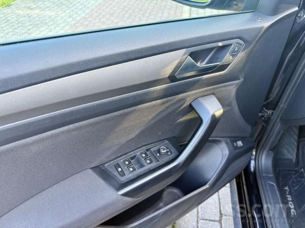 Melns Volkswagen T-Roc 2020 Ventspils, ar dzinēja tilpumu 1.50 L un nobraukumu 81 tūkst. km par 18700 €, foto 8 vietnē AUTOMOTO.COM.LV