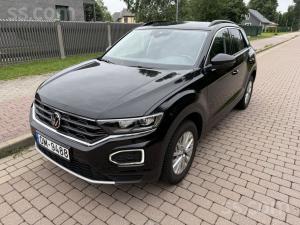Melns Volkswagen T-Roc 2020 Ventspils, ar dzinēja tilpumu 1.50 L un nobraukumu 81 tūkst. km par 17700 €, foto  vietnē AUTOMOTO.COM.LV