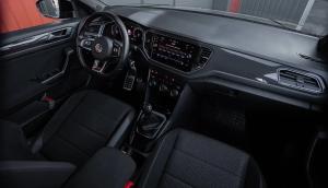 Melns Volkswagen T-Roc 2020 Jelgava, ar dzinēja tilpumu 1.50 L un nobraukumu 212 tūkst. km par 15500 €, foto 11 vietnē AUTOMOTO.COM.LV