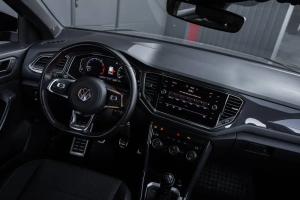 Melns Volkswagen T-Roc 2020 Jelgava, ar dzinēja tilpumu 1.50 L un nobraukumu 212 tūkst. km par 15500 €, foto 13 vietnē AUTOMOTO.COM.LV