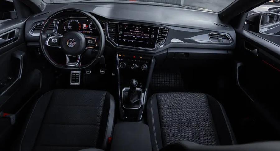 Melns Volkswagen T-Roc 2020 Jelgava, ar dzinēja tilpumu 1.50 L un nobraukumu 212 tūkst. km par 15500 €, foto 14 vietnē AUTOMOTO.COM.LV