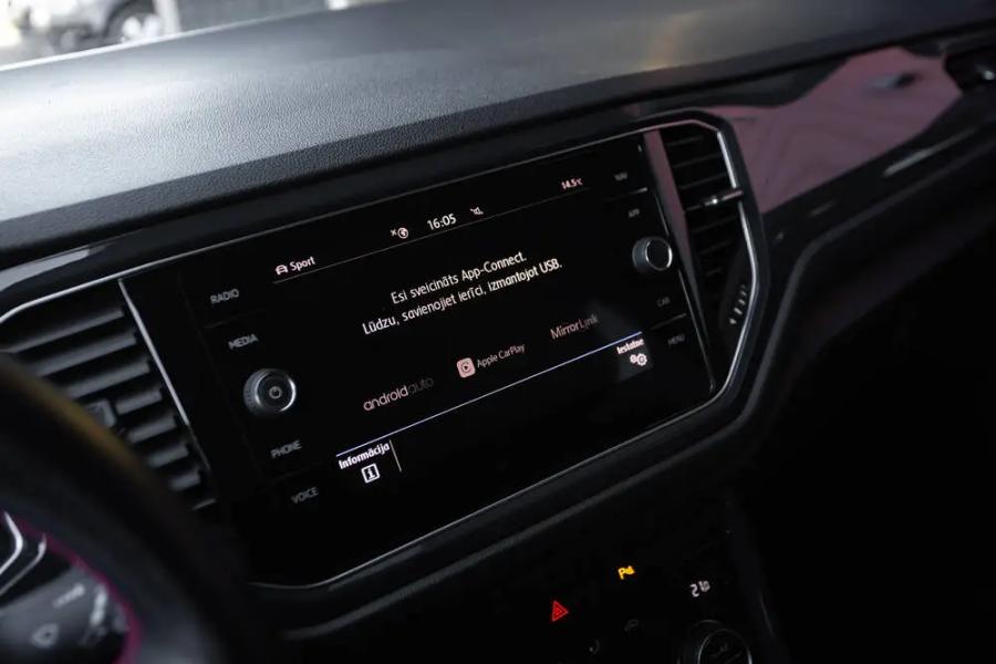 Melns Volkswagen T-Roc 2020 Jelgava, ar dzinēja tilpumu 1.50 L un nobraukumu 212 tūkst. km par 15500 €, foto 19 vietnē AUTOMOTO.COM.LV