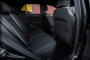 Melns Volkswagen T-Roc 2020 Jelgava, ar dzinēja tilpumu 1.50 L un nobraukumu 212 tūkst. km par 15500 €, foto 29 vietnē AUTOMOTO.COM.LV