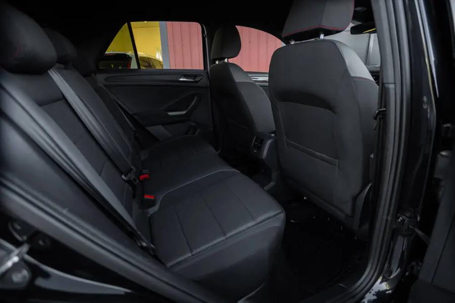 Melns Volkswagen T-Roc 2020 Jelgava, ar dzinēja tilpumu 1.50 L un nobraukumu 212 tūkst. km par 15500 €, foto 29 vietnē AUTOMOTO.COM.LV