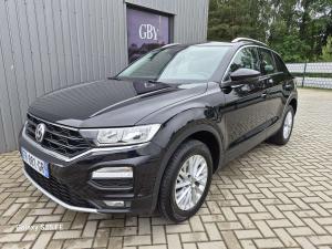 Melns Volkswagen T-Roc 2020 Tauragė, ar dzinēja tilpumu 1.97 L un nobraukumu 157 tūkst. km par 15200 €, foto  vietnē AUTOMOTO.COM.LV