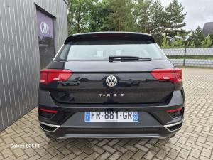 Melns Volkswagen T-Roc 2020 Tauragė, ar dzinēja tilpumu 1.97 L un nobraukumu 157 tūkst. km par 15200 €, foto 5 vietnē AUTOMOTO.COM.LV