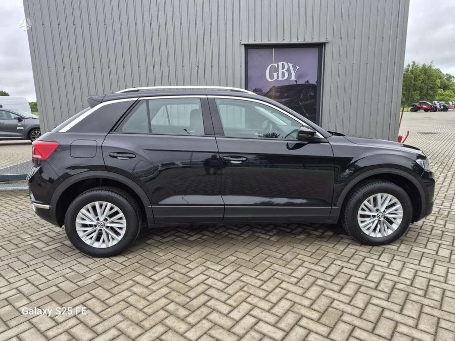 Melns Volkswagen T-Roc 2020 Tauragė, ar dzinēja tilpumu 1.97 L un nobraukumu 157 tūkst. km par 15200 €, foto 8 vietnē AUTOMOTO.COM.LV