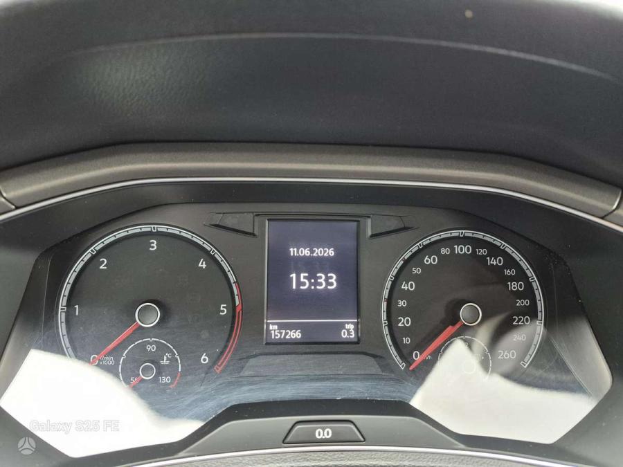 Melns Volkswagen T-Roc 2020 Tauragė, ar dzinēja tilpumu 1.97 L un nobraukumu 157 tūkst. km par 15200 €, foto 10 vietnē AUTOMOTO.COM.LV