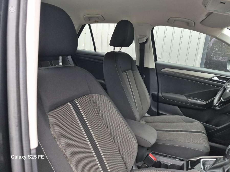 Melns Volkswagen T-Roc 2020 Tauragė, ar dzinēja tilpumu 1.97 L un nobraukumu 157 tūkst. km par 15200 €, foto 17 vietnē AUTOMOTO.COM.LV