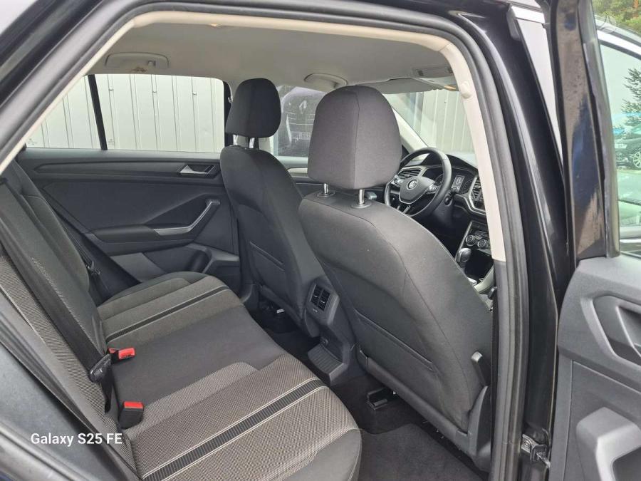 Melns Volkswagen T-Roc 2020 Tauragė, ar dzinēja tilpumu 1.97 L un nobraukumu 157 tūkst. km par 15200 €, foto 19 vietnē AUTOMOTO.COM.LV