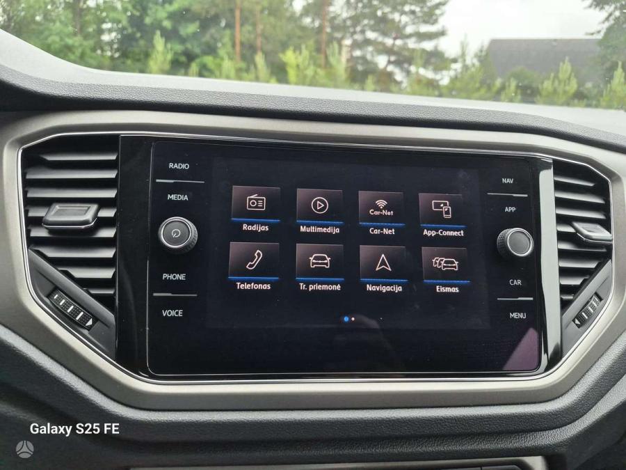 Melns Volkswagen T-Roc 2020 Tauragė, ar dzinēja tilpumu 1.97 L un nobraukumu 157 tūkst. km par 15200 €, foto 26 vietnē AUTOMOTO.COM.LV