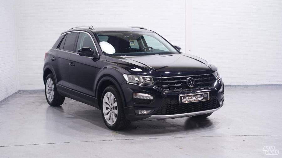 Black Volkswagen T-Roc 2021 in Kaunas, with an engine capacity of 1.50 L and mileage of 56 thousand km for 25901 €, photo 3 on AUTOMOTO.COM.LV