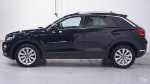 Black Volkswagen T-Roc 2021 in Kaunas, with an engine capacity of 1.50 L and mileage of 56 thousand km for 25901 €, photo 4 on AUTOMOTO.COM.LV