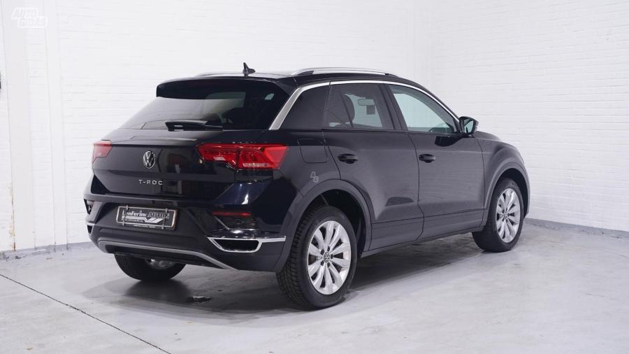 Black Volkswagen T-Roc 2021 in Kaunas, with an engine capacity of 1.50 L and mileage of 56 thousand km for 25901 €, photo 5 on AUTOMOTO.COM.LV