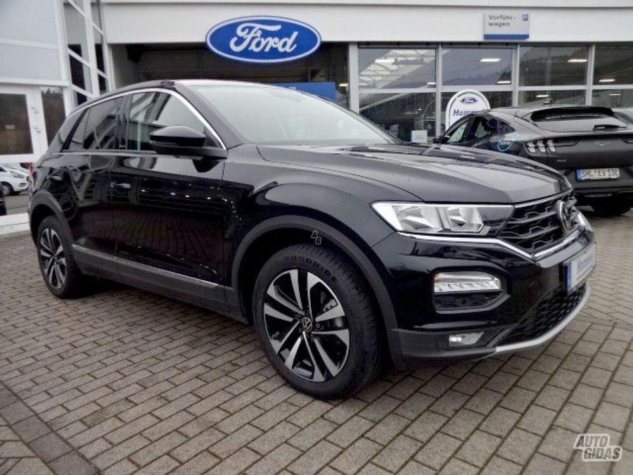 Black Volkswagen T-Roc 2021 in Kaunas, with an engine capacity of 1.50 L and mileage of 64 thousand km for 23317 €, photo 1 on AUTOMOTO.COM.LV