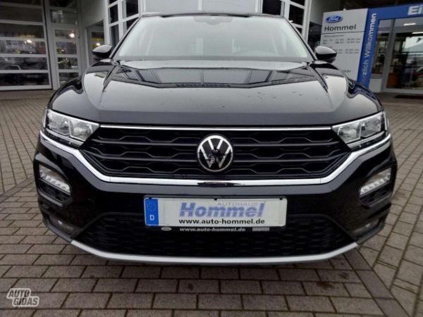 Black Volkswagen T-Roc 2021 in Kaunas, with an engine capacity of 1.50 L and mileage of 64 thousand km for 23317 €, photo 2 on AUTOMOTO.COM.LV