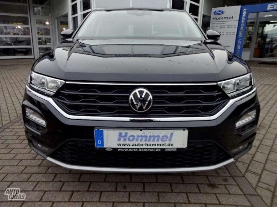 Black Volkswagen T-Roc 2021 in Kaunas, with an engine capacity of 1.50 L and mileage of 64 thousand km for 23317 €, photo 2 on AUTOMOTO.COM.LV