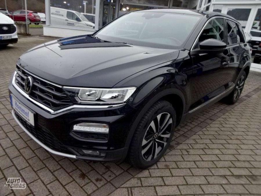 Black Volkswagen T-Roc 2021 in Kaunas, with an engine capacity of 1.50 L and mileage of 64 thousand km for 23317 €, photo 3 on AUTOMOTO.COM.LV