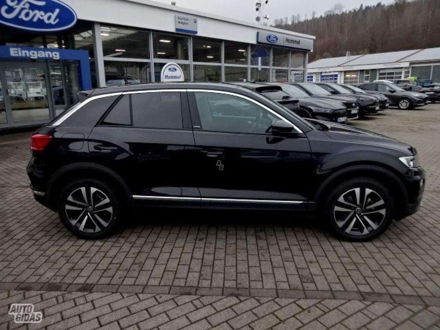 Black Volkswagen T-Roc 2021 in Kaunas, with an engine capacity of 1.50 L and mileage of 64 thousand km for 23317 €, photo 6 on AUTOMOTO.COM.LV