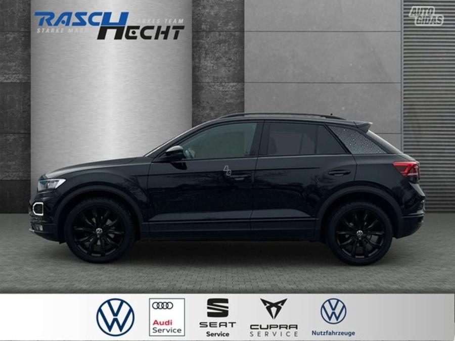 Black Volkswagen T-Roc 2021 in Kaunas, with an engine capacity of 1.50 L and mileage of 74 thousand km for 23152 €, photo 2 on AUTOMOTO.COM.LV