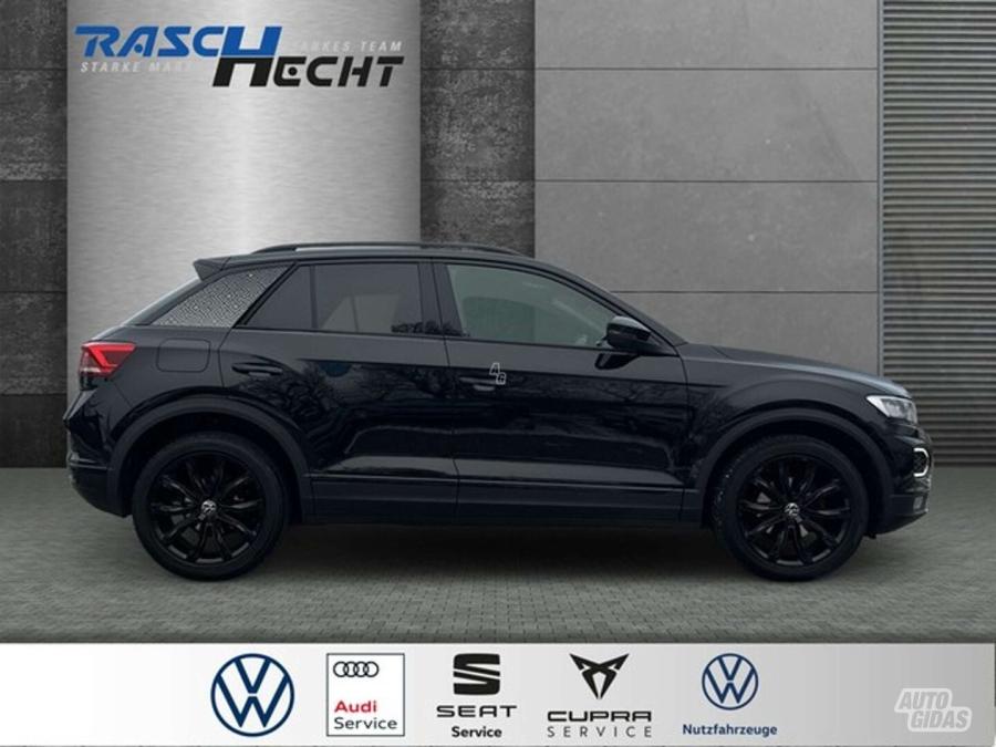 Black Volkswagen T-Roc 2021 in Kaunas, with an engine capacity of 1.50 L and mileage of 74 thousand km for 23152 €, photo 5 on AUTOMOTO.COM.LV