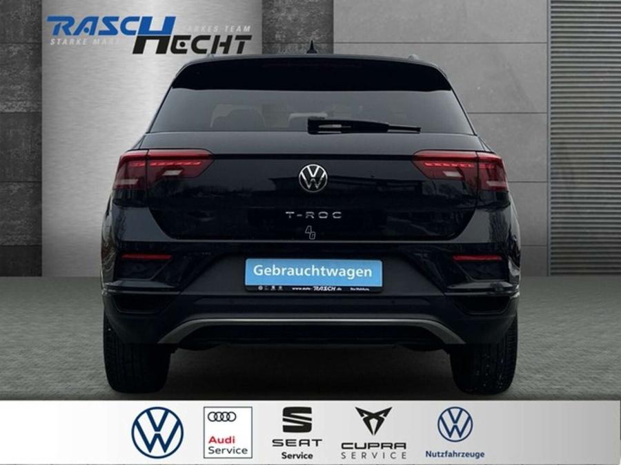Black Volkswagen T-Roc 2021 in Kaunas, with an engine capacity of 1.50 L and mileage of 74 thousand km for 23152 €, photo 6 on AUTOMOTO.COM.LV