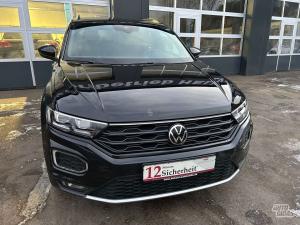 Melns Volkswagen T-Roc 2021 Kauņa, ar dzinēja tilpumu 0.00 L un nobraukumu 49 tūkst. km par 28889 €, foto  vietnē AUTOMOTO.COM.LV