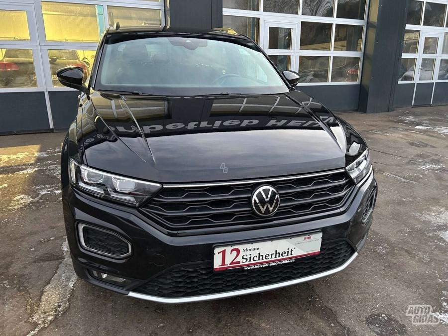 Melns Volkswagen T-Roc 2021 Kauņa, ar dzinēja tilpumu 0.00 L un nobraukumu 49 tūkst. km par 28889 €, foto 1 vietnē AUTOMOTO.COM.LV