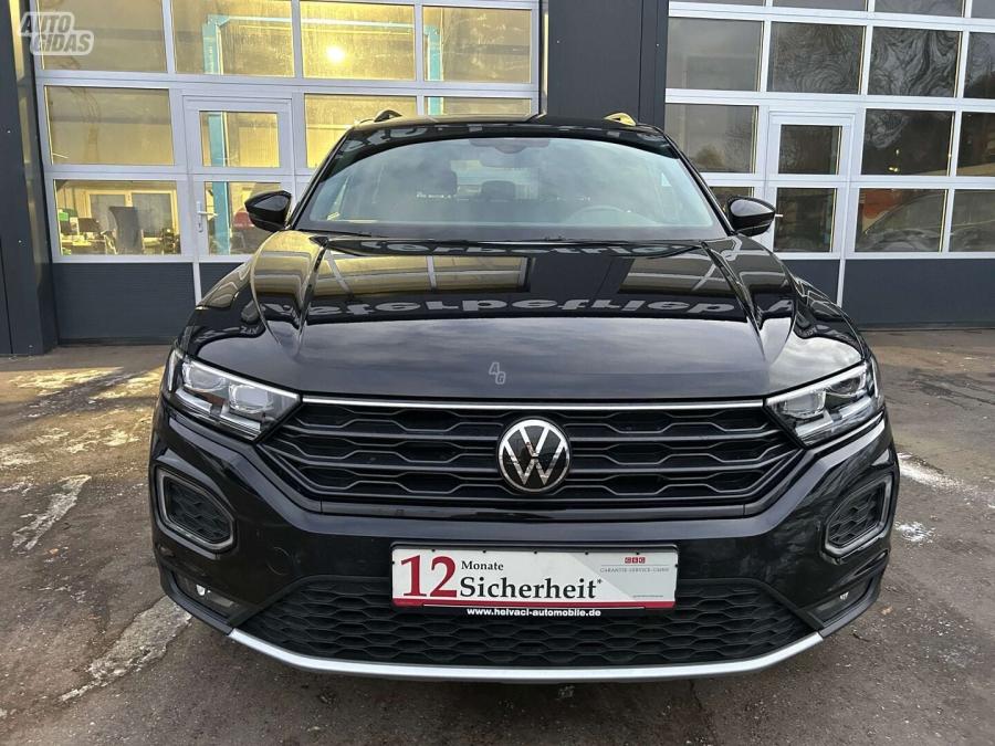 Melns Volkswagen T-Roc 2021 Kauņa, ar dzinēja tilpumu 0.00 L un nobraukumu 49 tūkst. km par 28889 €, foto 2 vietnē AUTOMOTO.COM.LV