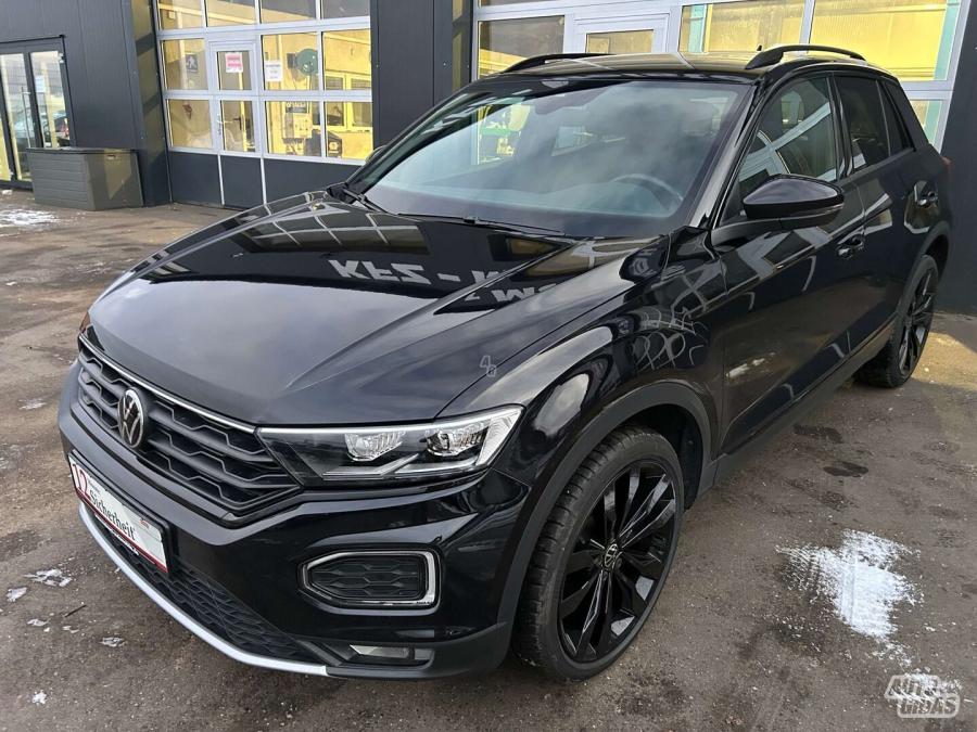 Melns Volkswagen T-Roc 2021 Kauņa, ar dzinēja tilpumu 0.00 L un nobraukumu 49 tūkst. km par 28889 €, foto 4 vietnē AUTOMOTO.COM.LV