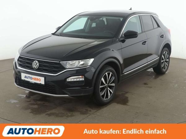 Melns Volkswagen T-Roc 2021 Kauņa, ar dzinēja tilpumu 1.00 L un nobraukumu 53 tūkst. km par 22143 €, foto 1 vietnē AUTOMOTO.COM.LV