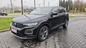 Melns Volkswagen T-Roc 2021 Kauņa, ar dzinēja tilpumu 1.97 L un nobraukumu 178 tūkst. km par 18298 €, foto  vietnē AUTOMOTO.COM.LV