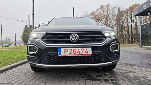 Melns Volkswagen T-Roc 2021 Kauņa, ar dzinēja tilpumu 1.97 L un nobraukumu 178 tūkst. km par 18298 €, foto 2 vietnē AUTOMOTO.COM.LV