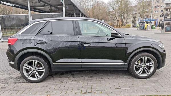 Melns Volkswagen T-Roc 2021 Kauņa, ar dzinēja tilpumu 1.97 L un nobraukumu 178 tūkst. km par 18298 €, foto 4 vietnē AUTOMOTO.COM.LV