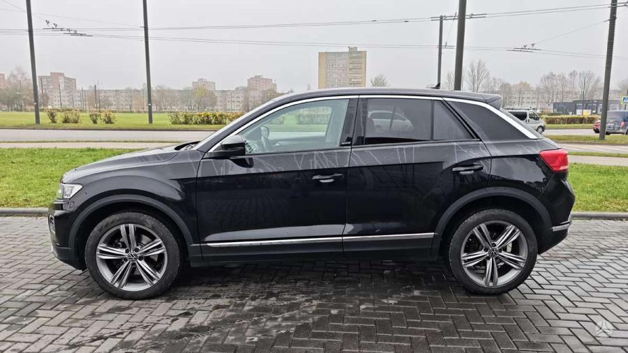 Melns Volkswagen T-Roc 2021 Kauņa, ar dzinēja tilpumu 1.97 L un nobraukumu 178 tūkst. km par 18298 €, foto 8 vietnē AUTOMOTO.COM.LV