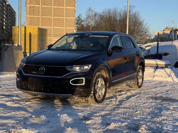 Black Volkswagen T-Roc 2021 in Kaunas, with an engine capacity of 1.97 L and mileage of 178 thousand km for 18298 €, photo 11 on AUTOMOTO.COM.LV