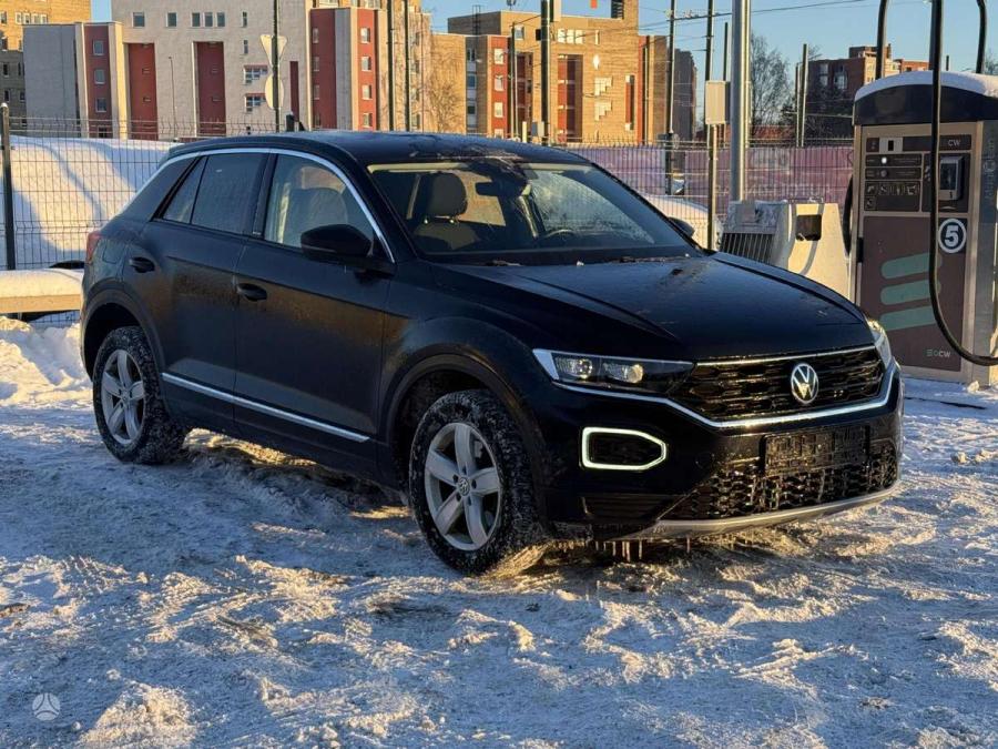 Melns Volkswagen T-Roc 2021 Kauņa, ar dzinēja tilpumu 1.97 L un nobraukumu 178 tūkst. km par 18298 €, foto 13 vietnē AUTOMOTO.COM.LV