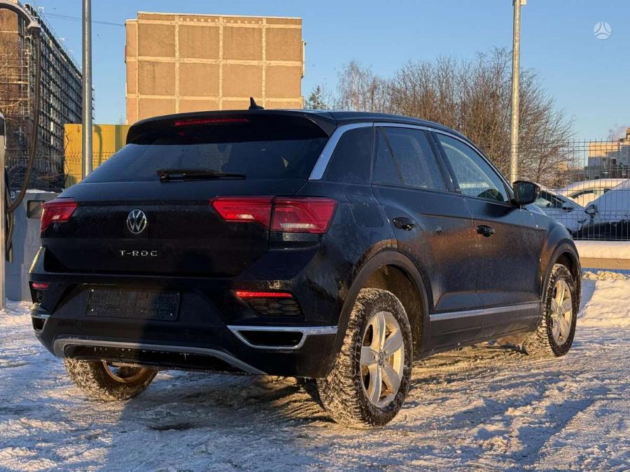Melns Volkswagen T-Roc 2021 Kauņa, ar dzinēja tilpumu 1.97 L un nobraukumu 178 tūkst. km par 18298 €, foto 16 vietnē AUTOMOTO.COM.LV