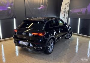 Melns Volkswagen T-Roc 2021 Avižieniai, ar dzinēja tilpumu 1.50 L un nobraukumu 165 tūkst. km par 18950 €, foto 4 vietnē AUTOMOTO.COM.LV