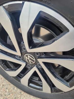 Black Volkswagen T-Roc 2021 in Vilnius, with an engine capacity of 1.00 L and mileage of 72 thousand km for 17000 €, photo 6 on AUTOMOTO.COM.LV